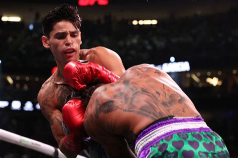 Райан Гарсия расстался с тренером после поражения от Дэвиса - Бокс