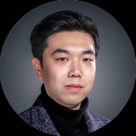 杨威 数字科技与创意设计学院