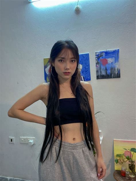 Pin By Elizabeth Rodriguez On A T U E N D O S Style Inspiration Crop Tops Fashion