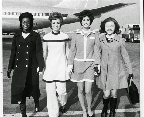 25 Vintage Photos Show Beautiful Flight Attendant Uniforms From Between