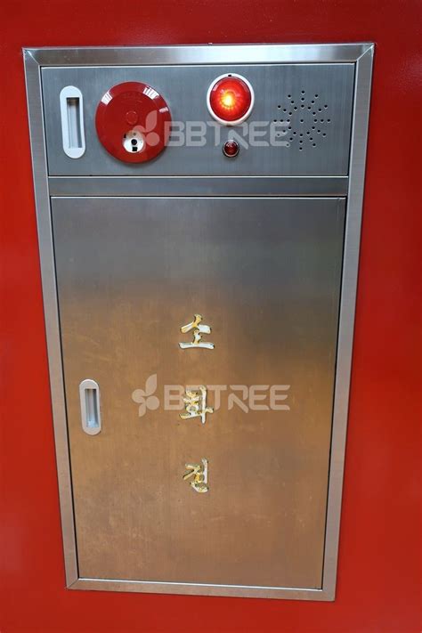 유토이미지 급수관이 설치괸 소화 호스를 장치하기 위한 시설 옥내 소화전 벽 그림 소방 배경