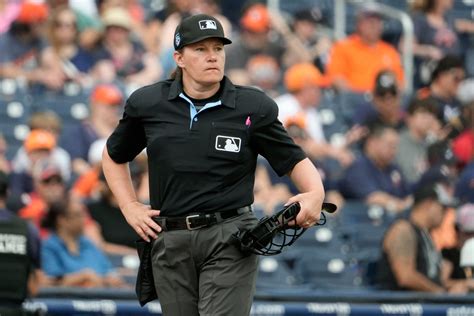 Jen Pawol Breaks Mlbs Gender Barrier As The First Female Umpire To