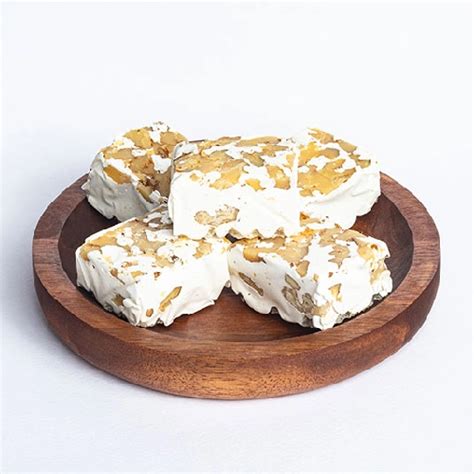 نوقا گردویی خرید نوقا گردویی بهترین کیفیت و مناسبترین قیمت خشکبار و آجیل نعمتی