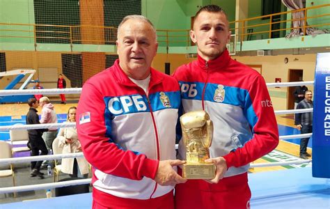 Almir Memić Osvajač 68 Zlatne Rukavice” U Boksu Rtv Pančevo