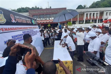 Gubernur Papua Minta Masyarakat Hilangkan Stigma Negatif Terhadap Odha
