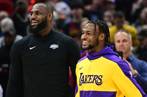 Abuelo De Lebron James Carlos Pérez El Abuelo De La Liga De Ascenso