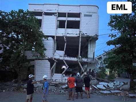 Mandalay မန္တလေးမှာ နောက်ဆက်တွဲငလျင်လှုပ်ခတ်မှုကြောင့် သုံးထပ်တိုက်တစ်လုံး ထပ်မံပြိုကျ၊ တစ်ရက