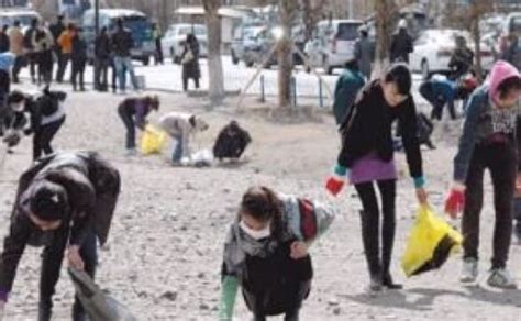 Баянзүрхчүүд их цэвэрлэгээндээ гарч 125 тонн хог ачуулав