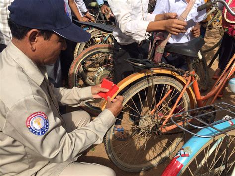 ផ្លាកសុវត្ថិភាពបិតបានចំនួន ២ ៥៦២ ៣៤៣ សន្លឹកហើយ ដើម្បីចូលរួមកាត់បន្ថយគ្រោះ