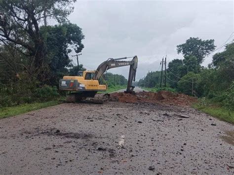 ရန်ကုန် မော်လမြိုင်ကားလမ်းပေါ်ရှိ မိုင်းခွဲခံရသည့်တံတား မြေဖို့ကာ ယာယီဖြတ်သန်းခွင့်ရ သံလွင်ခက်