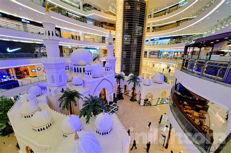 Foto Senayan City Dirikan Instalasi Masjid Megah Ala Timur Tengah