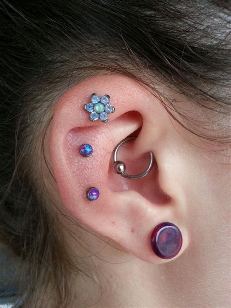 Scaphoid Fossa Piercing