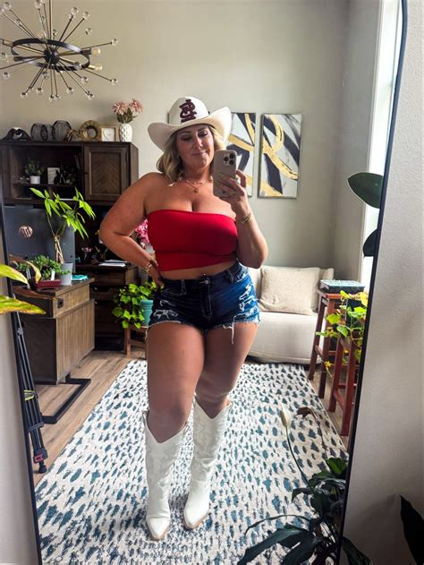 What I Ended Up Wearing To The Game Tonight ️ And We Beat The Cubs 😛