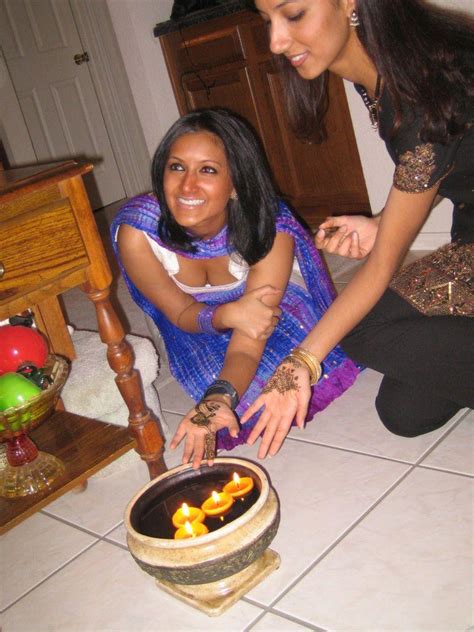 Indian Gril Downblouse In Diwali While Putting Diyas Chuttiyappa
