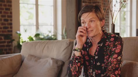 Émue Nathalie Vandecasteele Se Confie Sur Létat De Santé De Son Frère