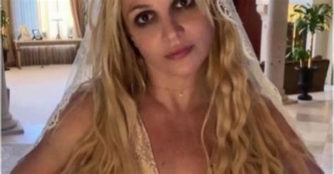 Britney Spears Prompts Concern As Fans Are Convinced She S Not Running Account Daily Star