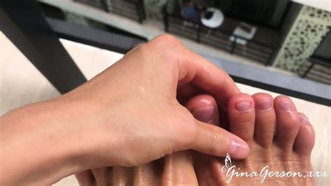 Gina Gerson Feet Balkon