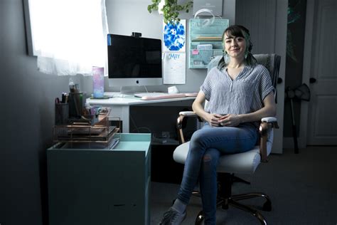 To Make A Living Off Dungeons Dragons Ginny Di Knows How To Battle Some Trolls In Game And