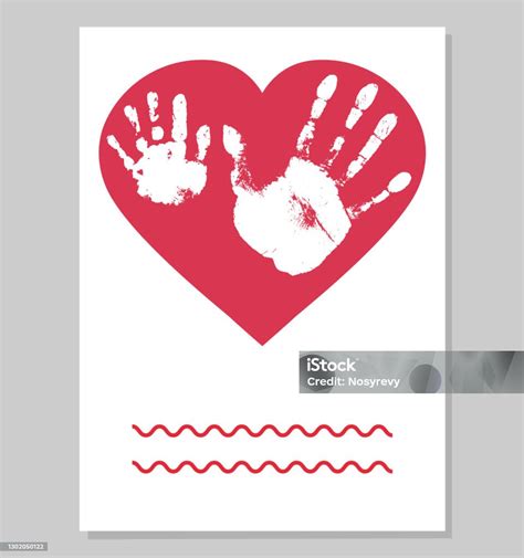인사말 카드 빨간 심장 모양의 아기 손바닥 손과 남자 손바닥의 흰색 각인 아들과 아버지의 손자국 벡터 그림입니다 0명에 대한 스톡 벡터 아트 및 기타 이미지 Istock