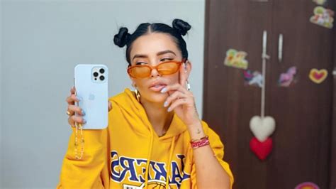 Fotos Dania Méndez Da Cátedra De Estilo Al Modelar En Sofisticado Mini