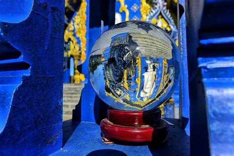 “วัดร่องเสือเต้น” โบสถ์สีครามกับศรัทธาสีน้ำเงิน