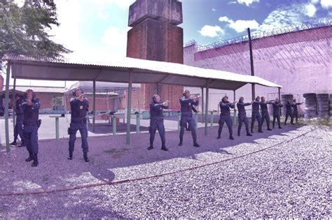 Alunos Do Curso De Soldado Da Pm Reclamam De Excesso De Escala Coletes
