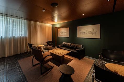 60년대 저택으로 시간 여행을 스타벅스 ‘장충라운지r점 오픈