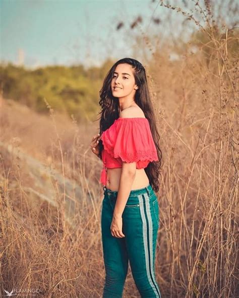 Simrat Kaur Hot Spicy Photos You Should Not Miss Today