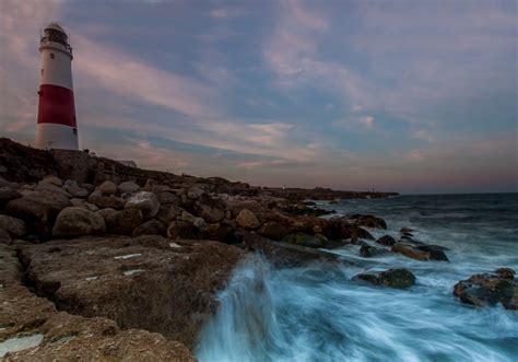 배경 화면 화이트 검은 어두운 일몰 바다 언덕 록 육지 애정 빨간 하늘 돌 비 자 구름 바닷가 집 해돋이 녹색 노랑 푸른 영국