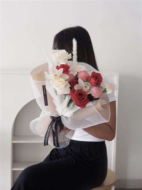 Dal Mi Bouquet GivasaÉ Flower Specialist