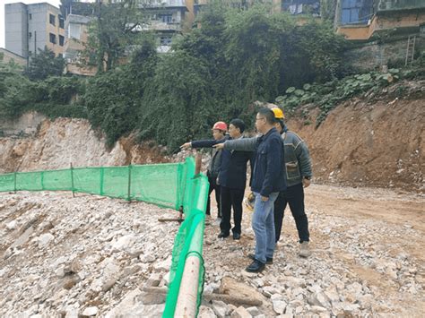 铜仁城交集团九龙地矿投资开发公司领导赴铜仁市第二人民医院项目检查及用工进行调研 铜仁市九龙地矿投资开发集团有限责任公司