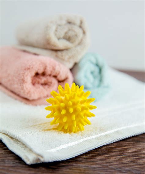Why You Should Be Using Dryer Balls And Why Pros Love Them Homes And