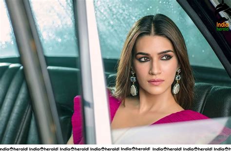Enticing Kriti Sanon Hot Photos Collection Set 1