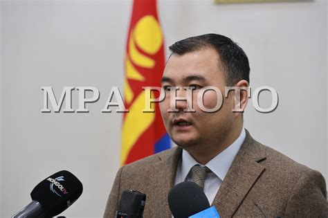 ГХЯ ны хилийн хэлтсийн дарга Д Болд Эрээний нөхцөл байдлын талаар мэдээлэл хийлээ Mongolian