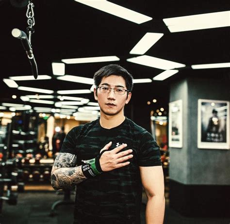 图虫人像摄影：健身 花臂 男 每日头条
