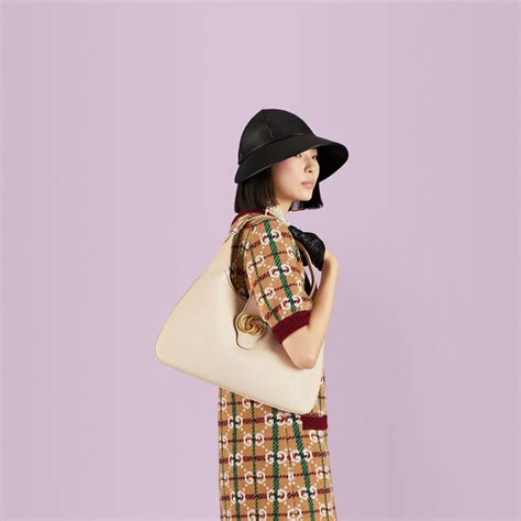 白色皮革aphrodite系列中号新月造型肩背包 古驰gucci中国官方网站