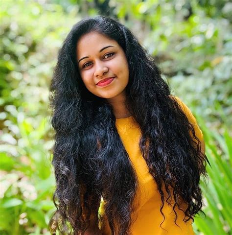 නිල ඇඳුම තුළ රැඳුන මිනිස්කම කාරිය Sri Dalada Maligawa Facebook