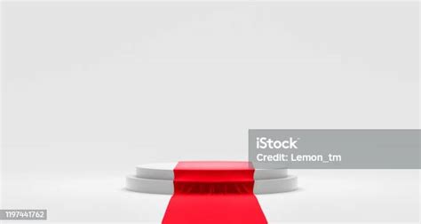 레드 카펫과 독점적 인 개념흰색 배경에 빈 연단 또는 받침대 디스플레이 빈 제품 선반 서 배경 3d 렌더링 빨강에 대한 스톡 사진 및 기타 이미지 Istock