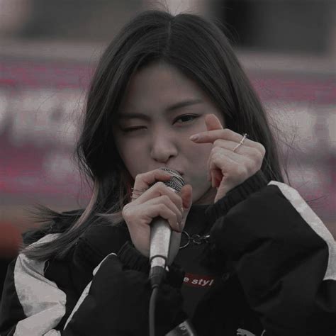 류진 손가락 하트 아이콘