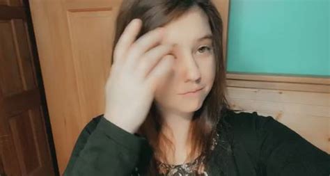 Innocent Upskirt Scrolller