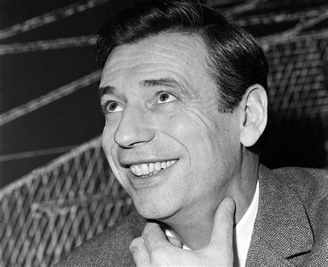 Le Web Journal De Maurice Victor Vial Yves Montand Yves Montand Roses De Picardie Dansons La