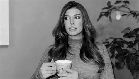 Otkriveno Od čega Je Preminula Lijepa Influenserka I Vizažistica Adna