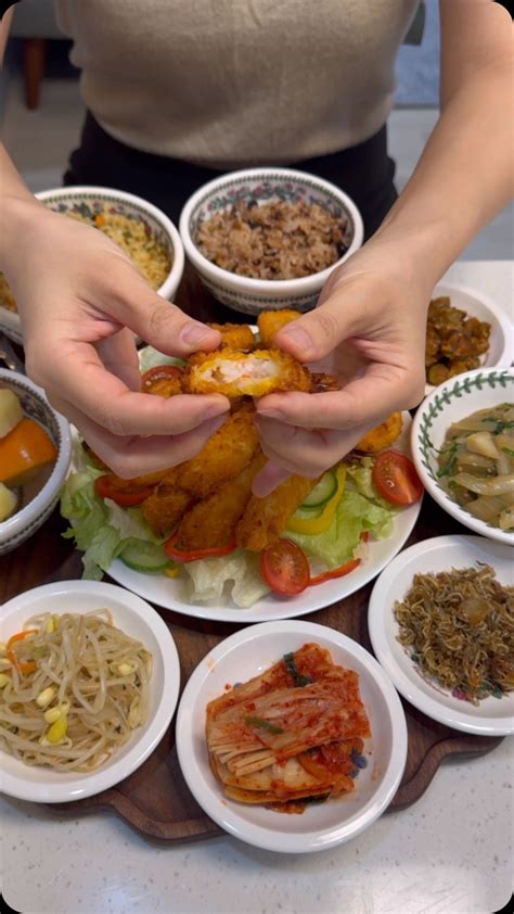 🍱숙이네도시락 점점 여름이 다가오네요 딸 다이어트 하게하려고 칼로리도 낮고 포만감도 큰 도토리묵밥 만들어봤어요 육수