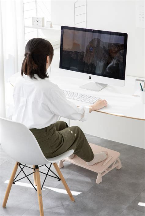 건강 고관절허리 골반 안 좋은데 책상 앞에 오래 앉아있는 토리들사무직 학생 등 발받침대 써