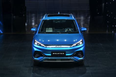 중국車에 밀린 테슬라…“5분 충전해도 400km 주행” 주유만큼 빠른 전기차 충전 출시한 Byd