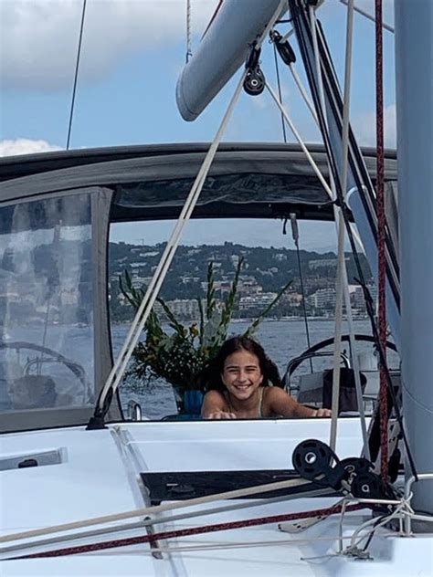 Location Dun Voilier En Famille Pour Une Croisière Au Large De Cannes