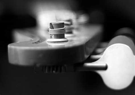 How To Tune A Bass Guitar Complete Tuning Guide And Methods