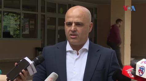 Ковачевски и Мицкоски по денешното гласање излегоа со различни пораки Youtube