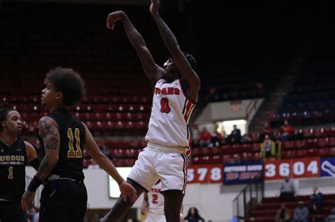 Antoine Davis Within Reach Of Ncaa Scoring Record After 38 In Win