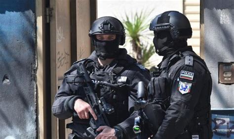 НА МОРЕТО ГДБОП свалиха два сайта за продажба на вейпове има задържани